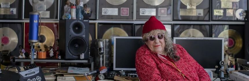 Lily Tomlin and RuPaul Celebrate Allee Willis, Who Wrote ‘Friends ...