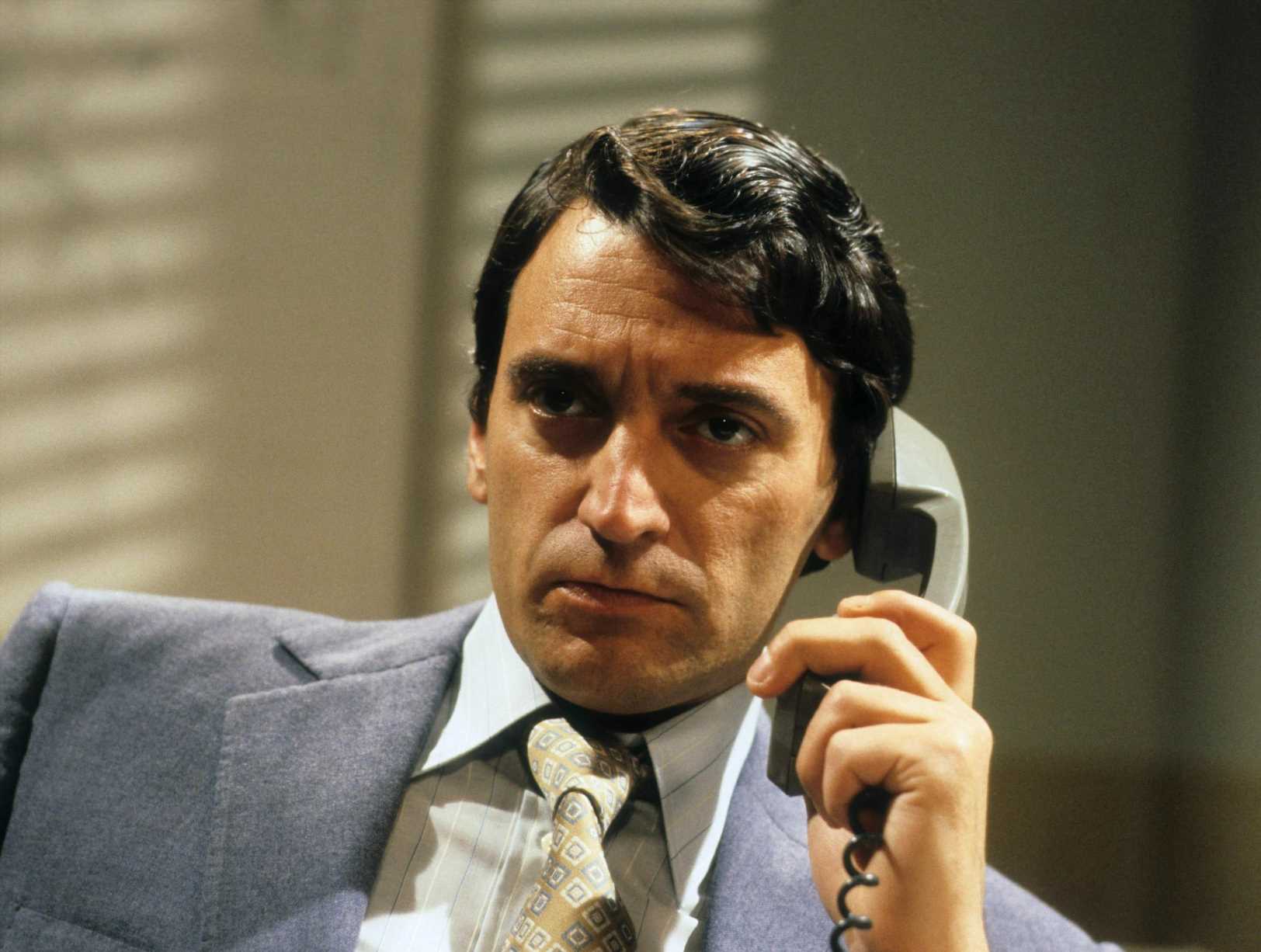 The Chase's Jenny Ryan branded 'fabulous' as she ditches glasses in ...