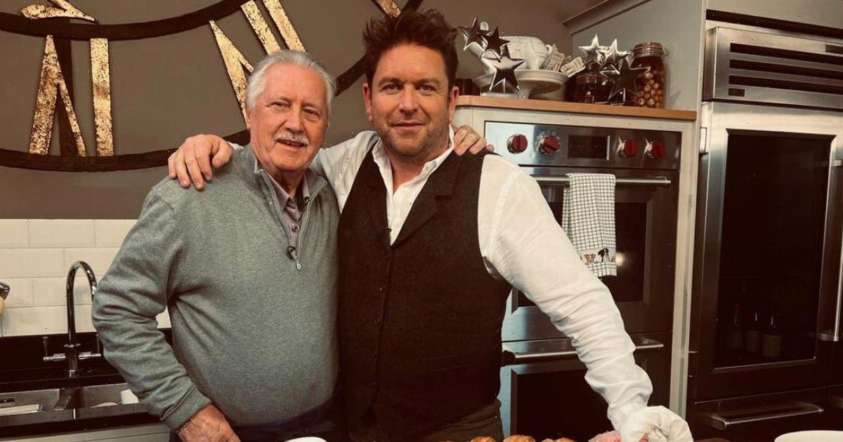 Demi Moore Shares Rare Pic With Ex Bruce Willis & Blended Family ...