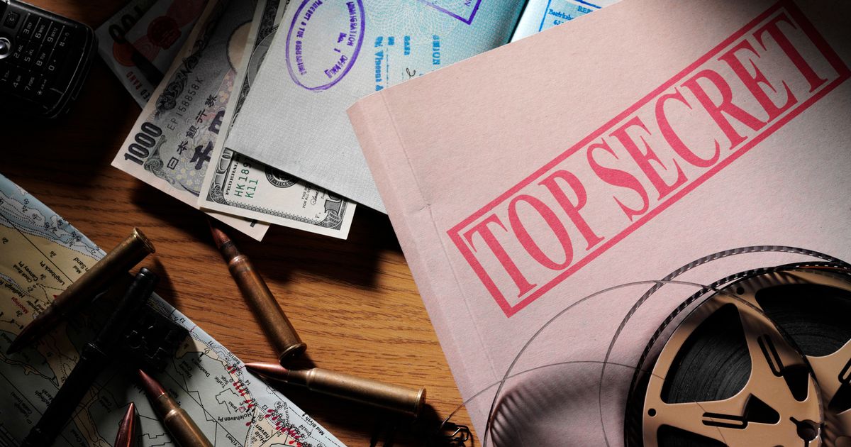 Reese Witherspoon shows look-alike family in Christmas photo - Hot ...