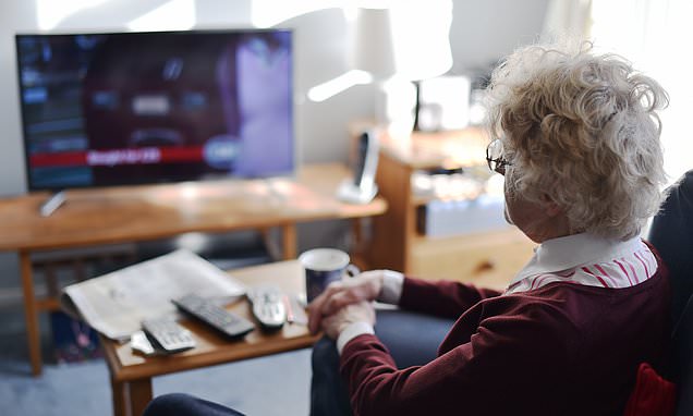 William pines after Kate as The Crown recreates university romance ...
