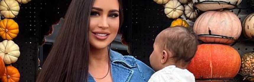 Maralee Nichols shares new pic of son Theo on basketball court like dad ...